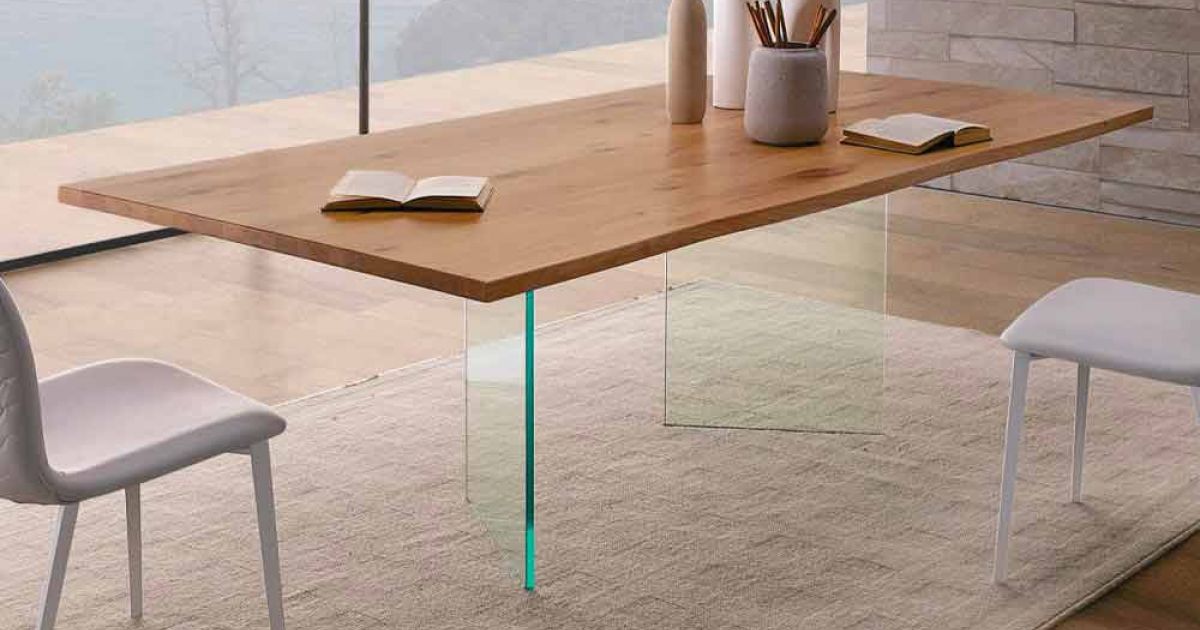 Tavolo di Design con Gambe in Vetro Trasparente Made in Italy